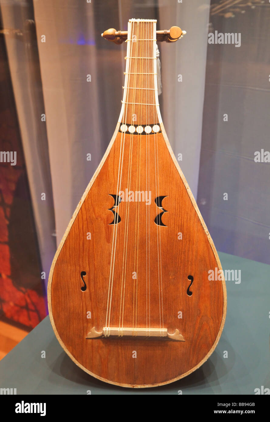Lute hi-res stock photography and images - Alamy
