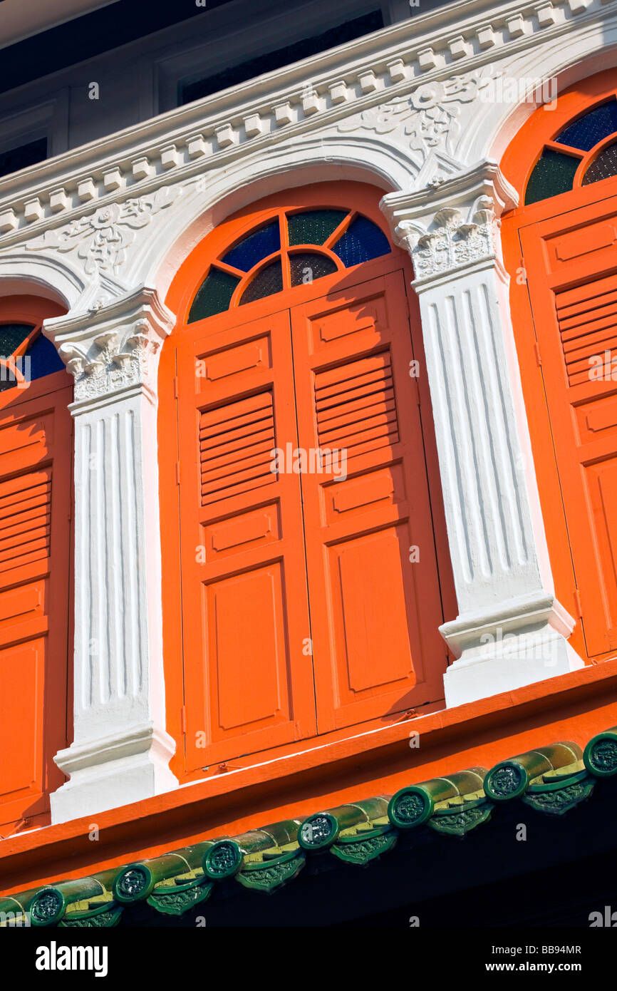 Singapore, Neil Road. Shophouse windows Stock Photo - Alamy