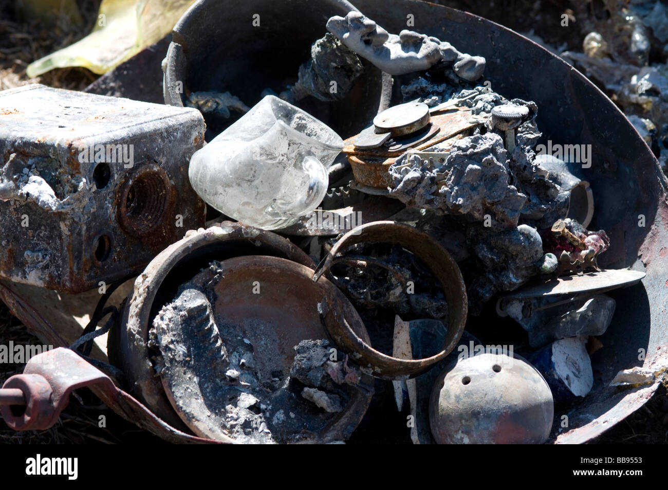 Remains of household objects after a devastating bushfire Stock Photo ...
