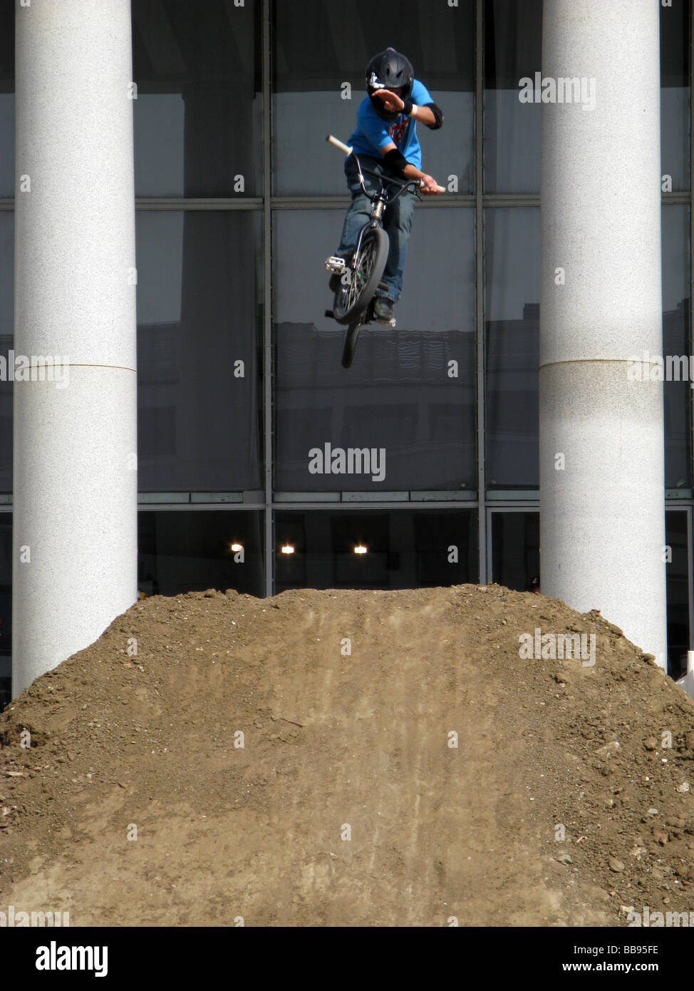 Office block building city town modern architecture urban scene show hi ...