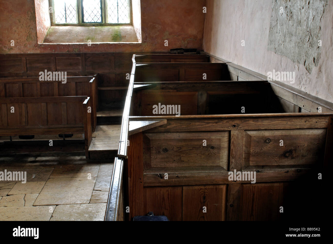 Box pews hi-res stock photography and images - Alamy