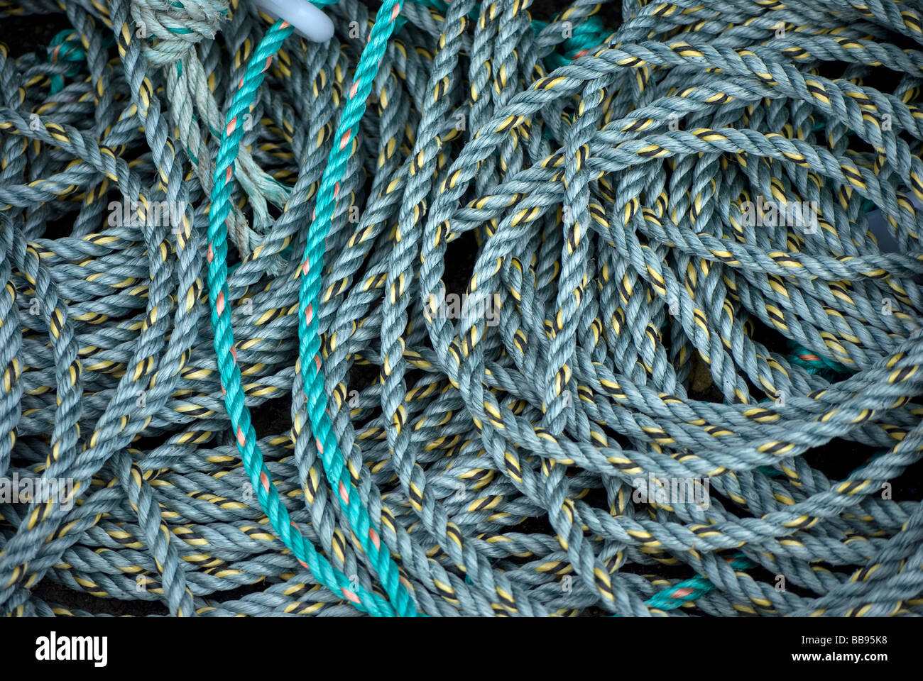 Coiled ropes on quayside hi-res stock photography and images - Alamy