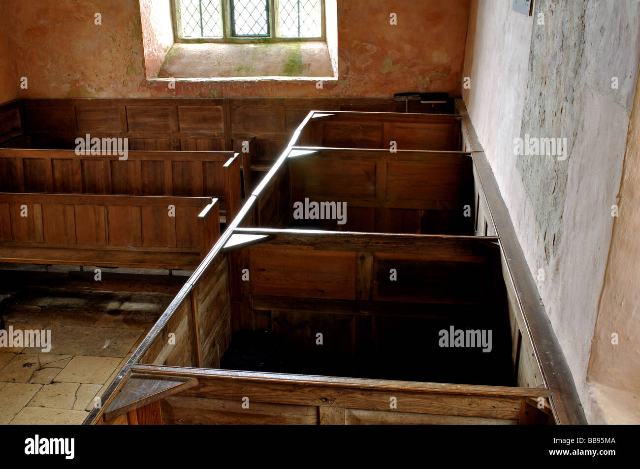 Box pews hi-res stock photography and images - Alamy
