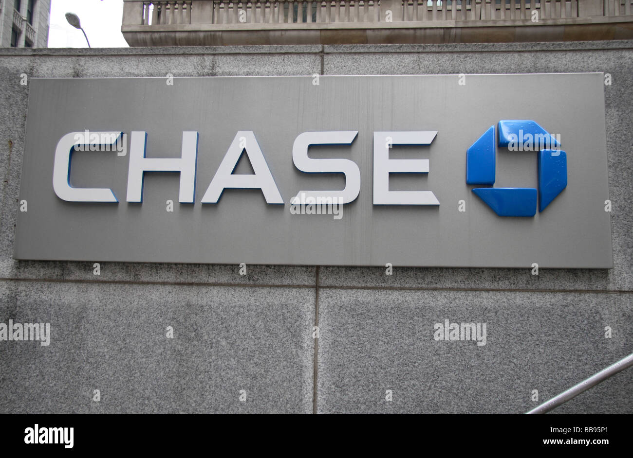 Chase bank logo hi-res stock photography and images - Alamy