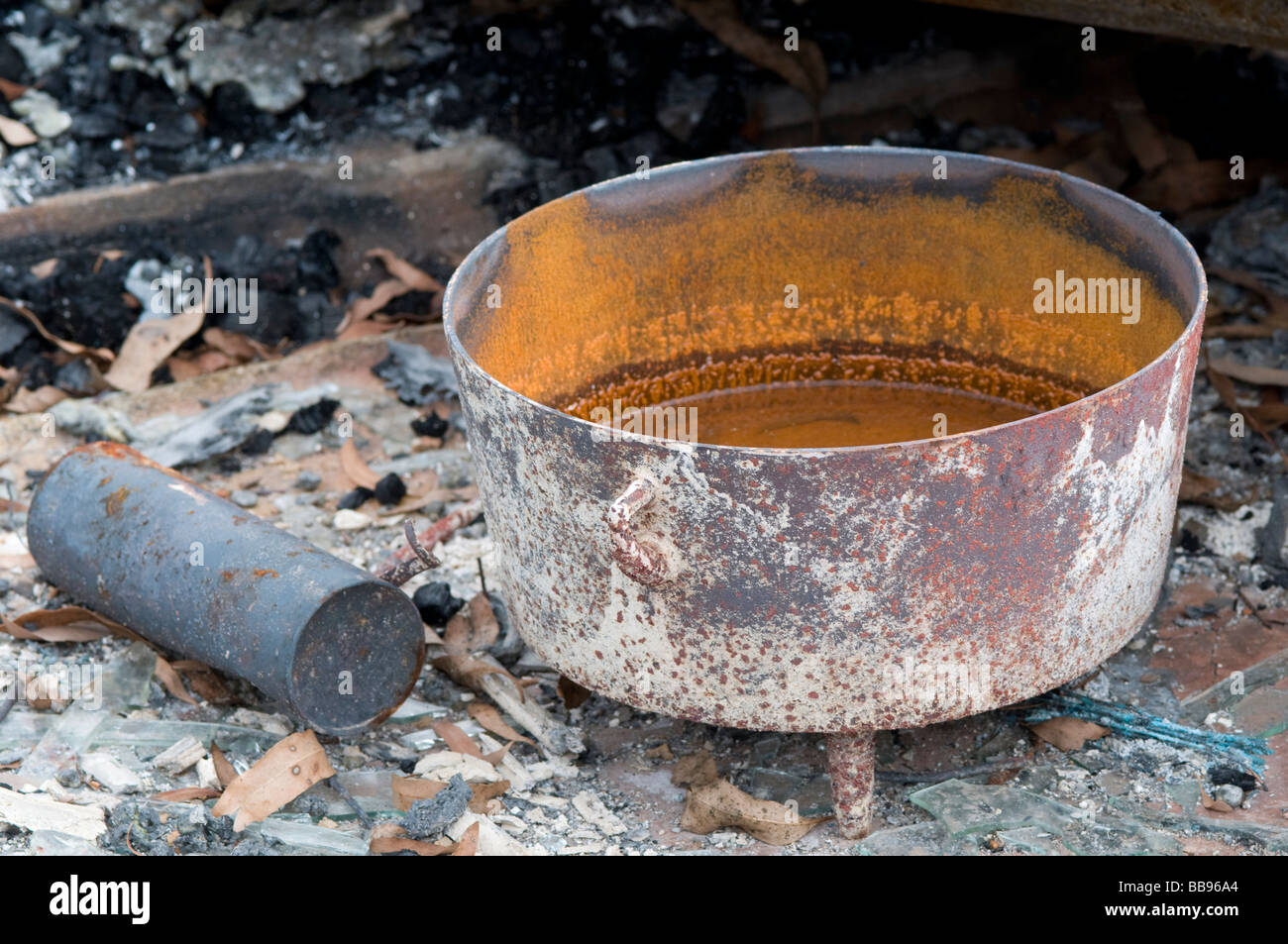 Remains of household objects after a devastating bushfire Stock Photo ...