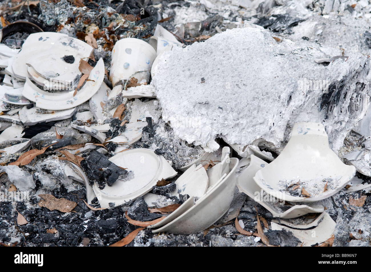 Broken pottery hi-res stock photography and images - Alamy