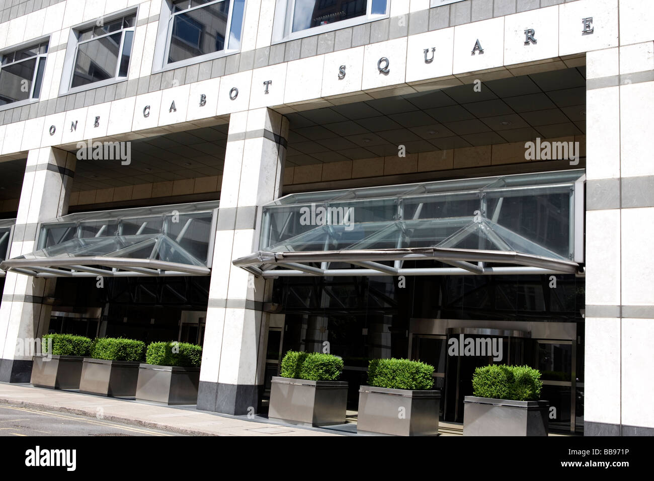 One Cabot Square Stock Photo - Alamy