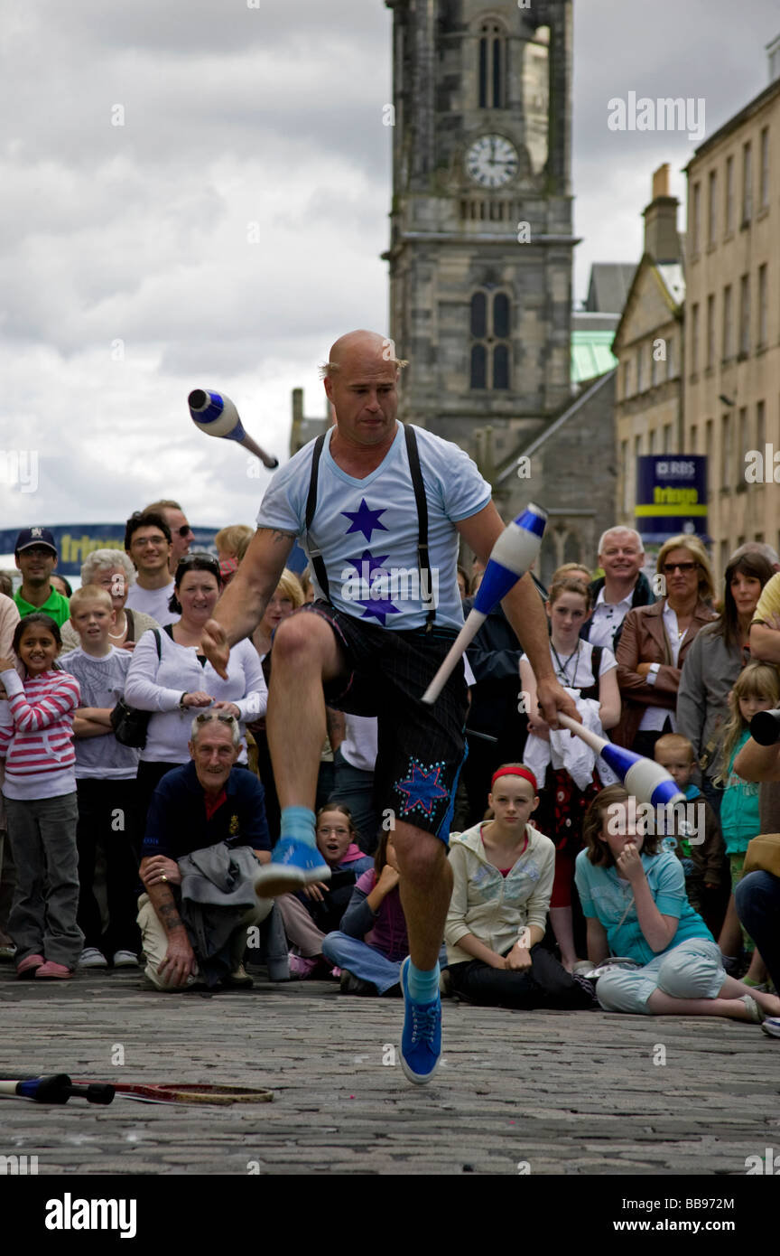 Street Performer juggler entertains audience Edinburgh Fringe Festival ...