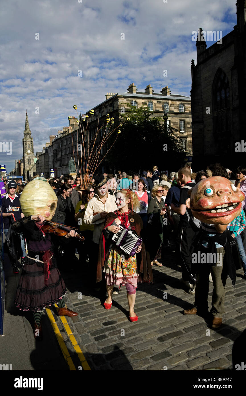 Entertain you hi-res stock photography and images - Alamy