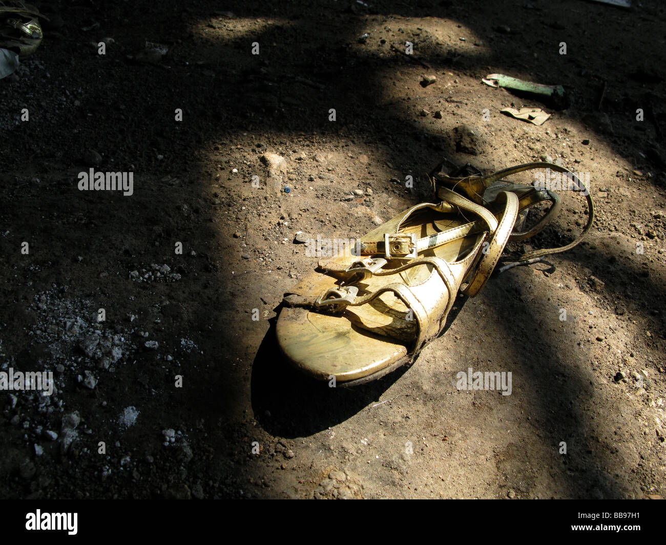 Womans body on ground hi-res stock photography and images - Alamy