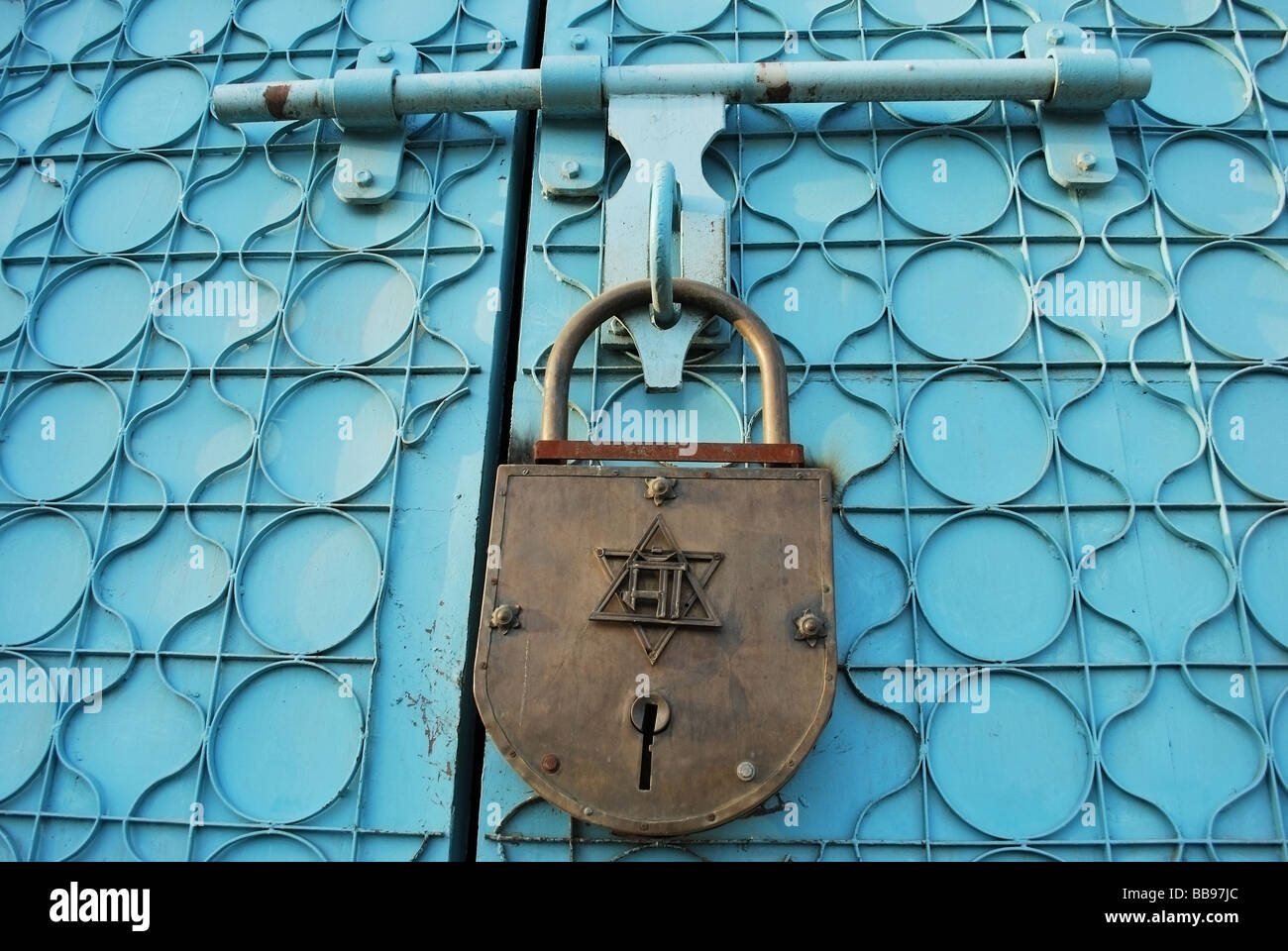Huge lock on the building at Chattarpur Mandir in South Delhi,India ...