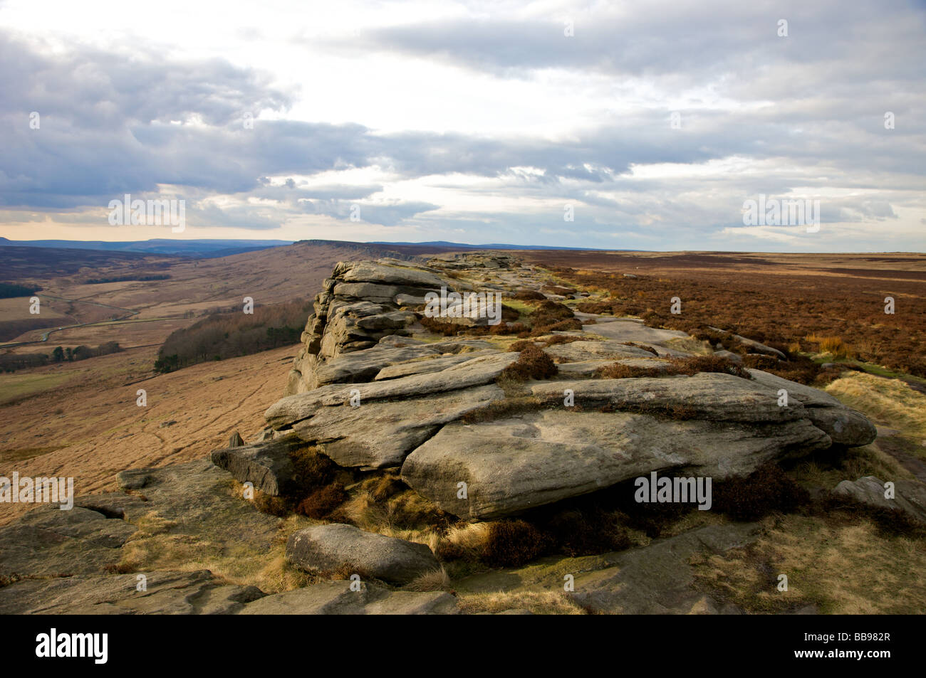 Robin hood's cave peak district hi-res stock photography and images - Alamy