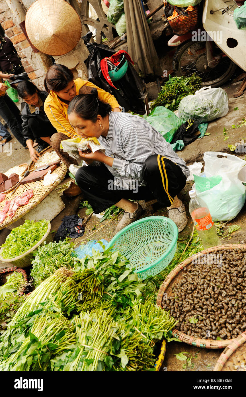 Taking a break hanoi vietnam hi-res stock photography and images - Alamy
