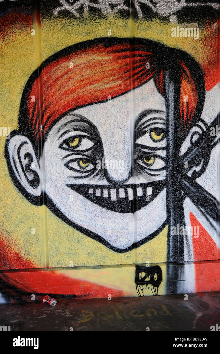 Face graffiti mural hi-res stock photography and images - Alamy