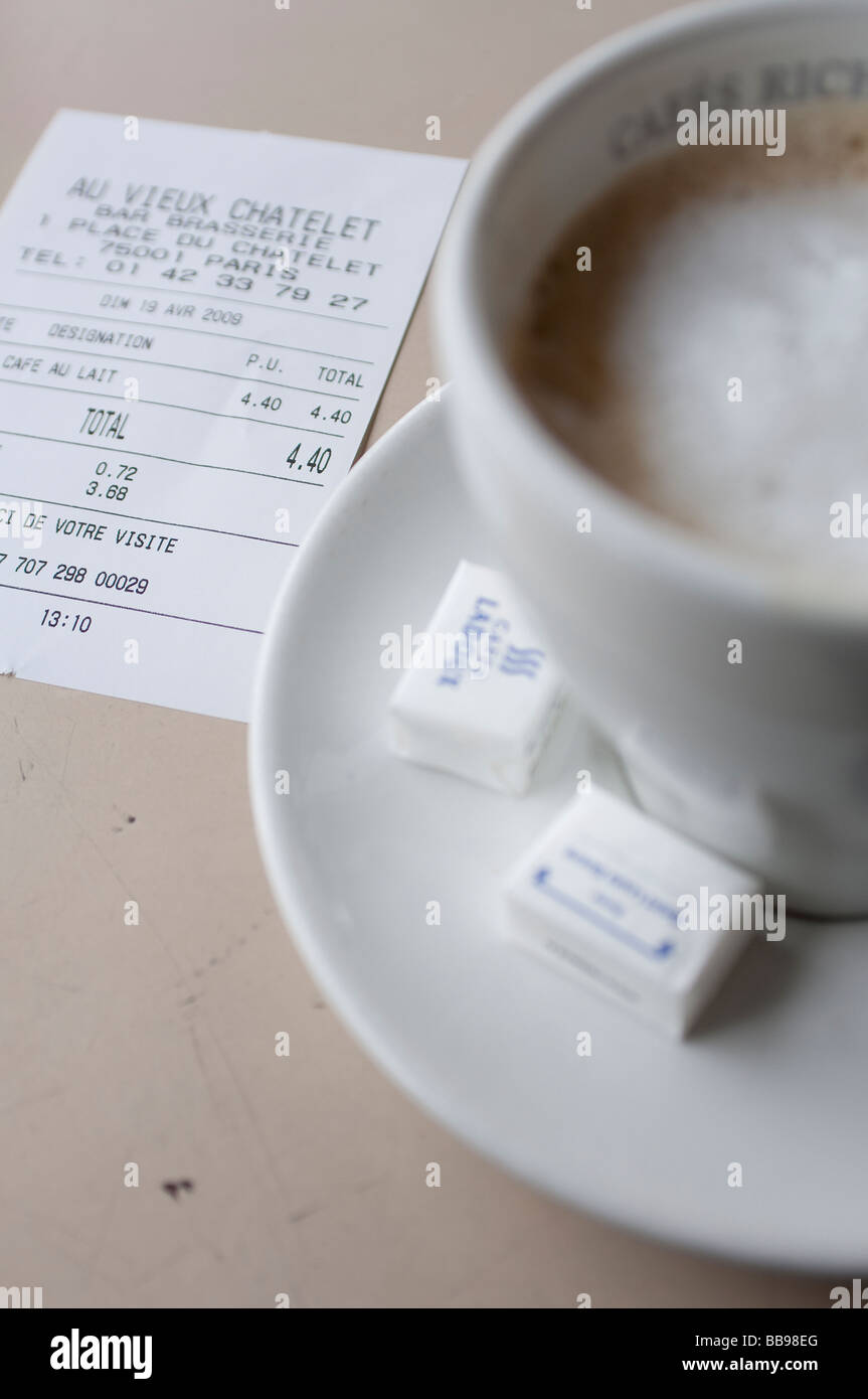 Cafe culture Cafe Britain Drinking Coffee Stock Photo - Alamy