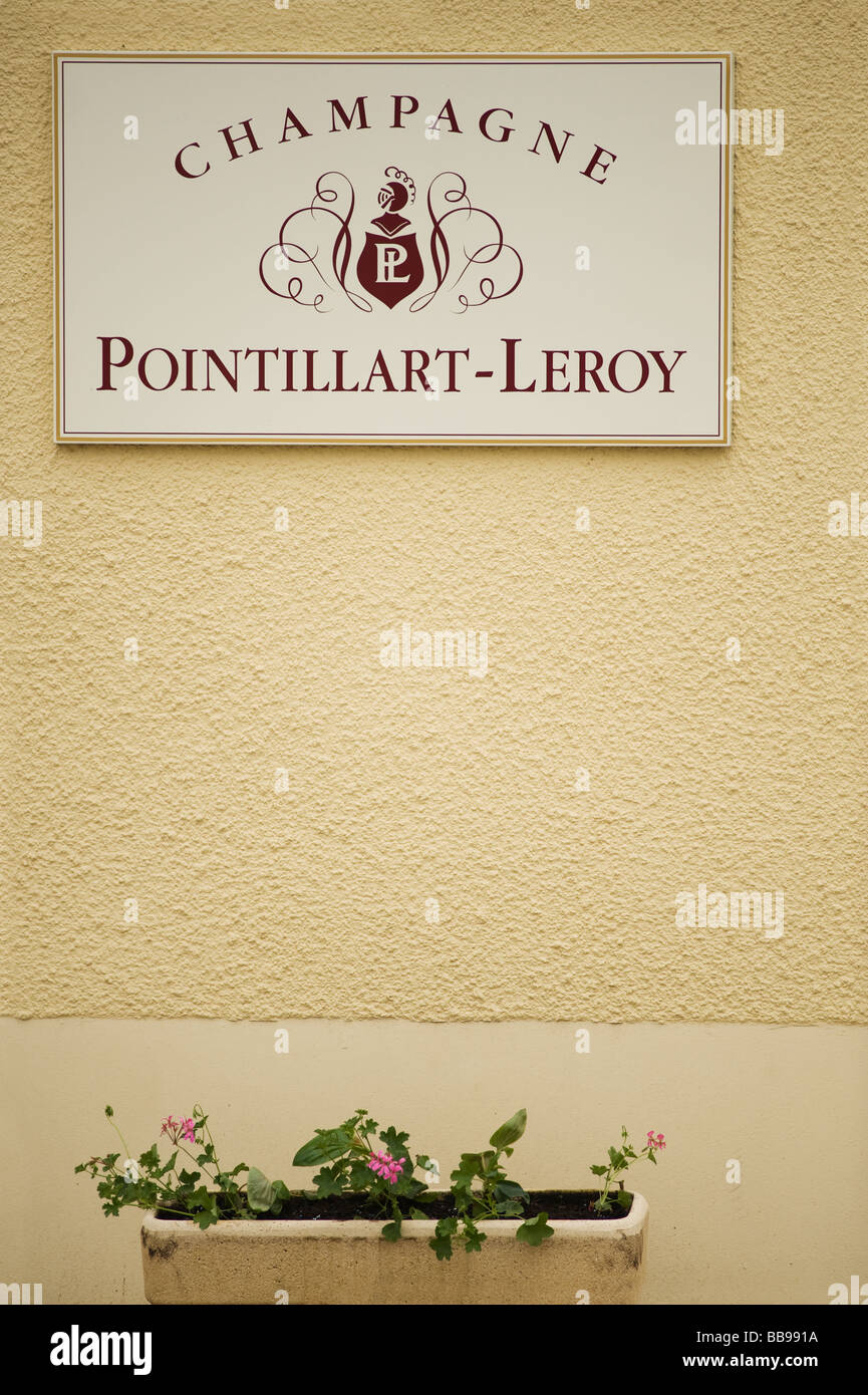 Pointillart hi-res stock photography and images - Alamy