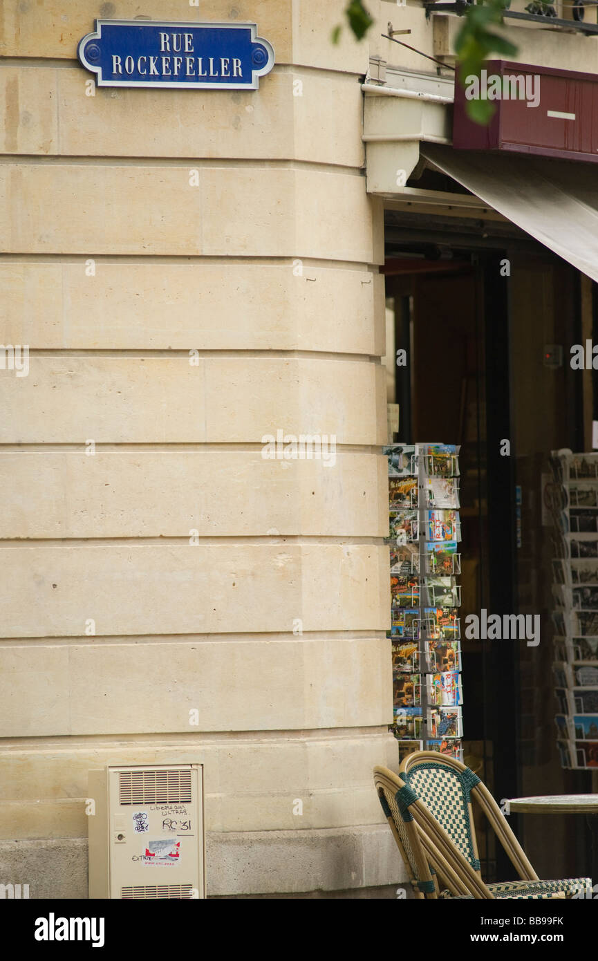 The rockefeller building sign hi-res stock photography and images - Alamy