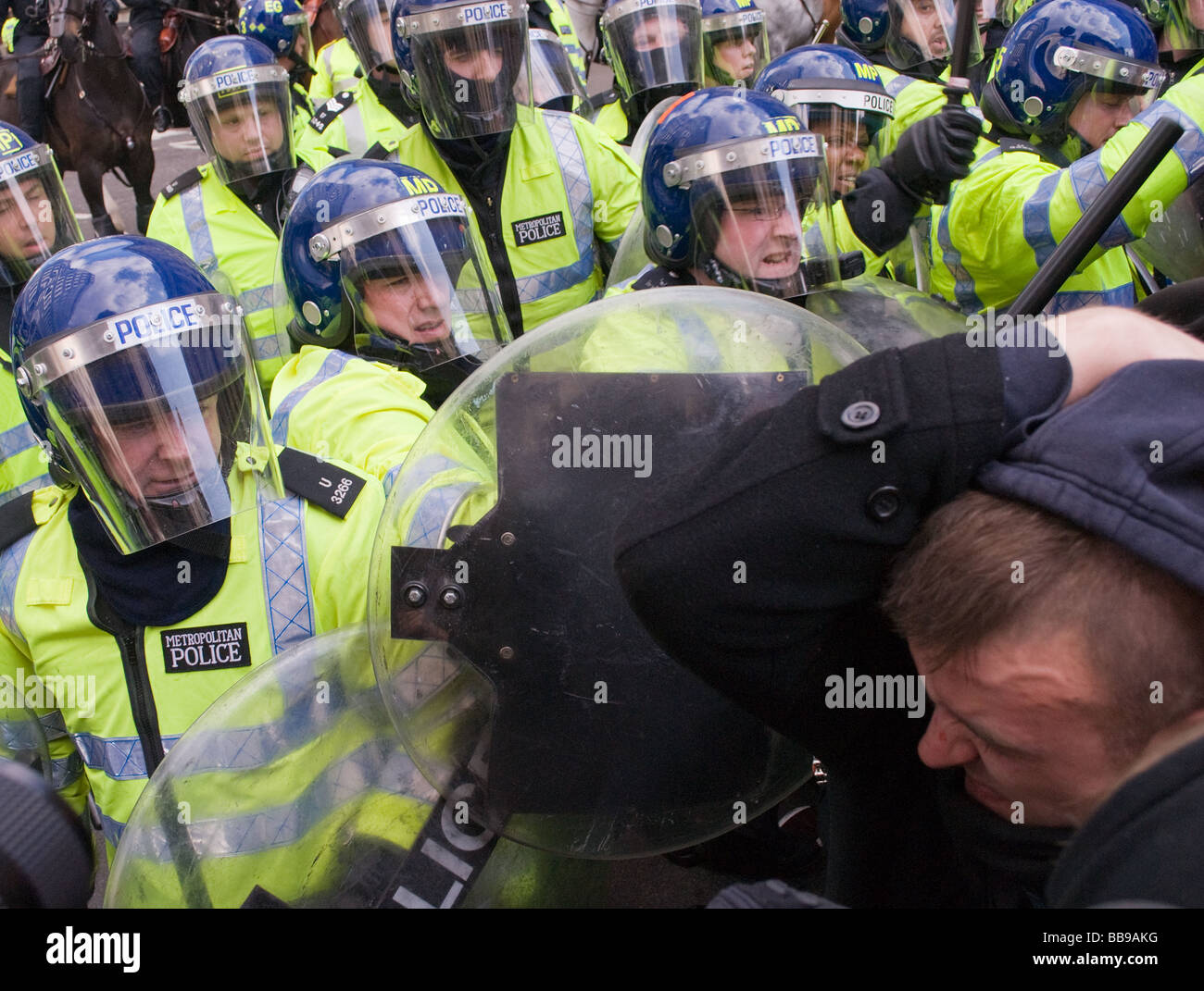 Uniformed Police Stock Photos & Uniformed Police Stock Images - Alamy