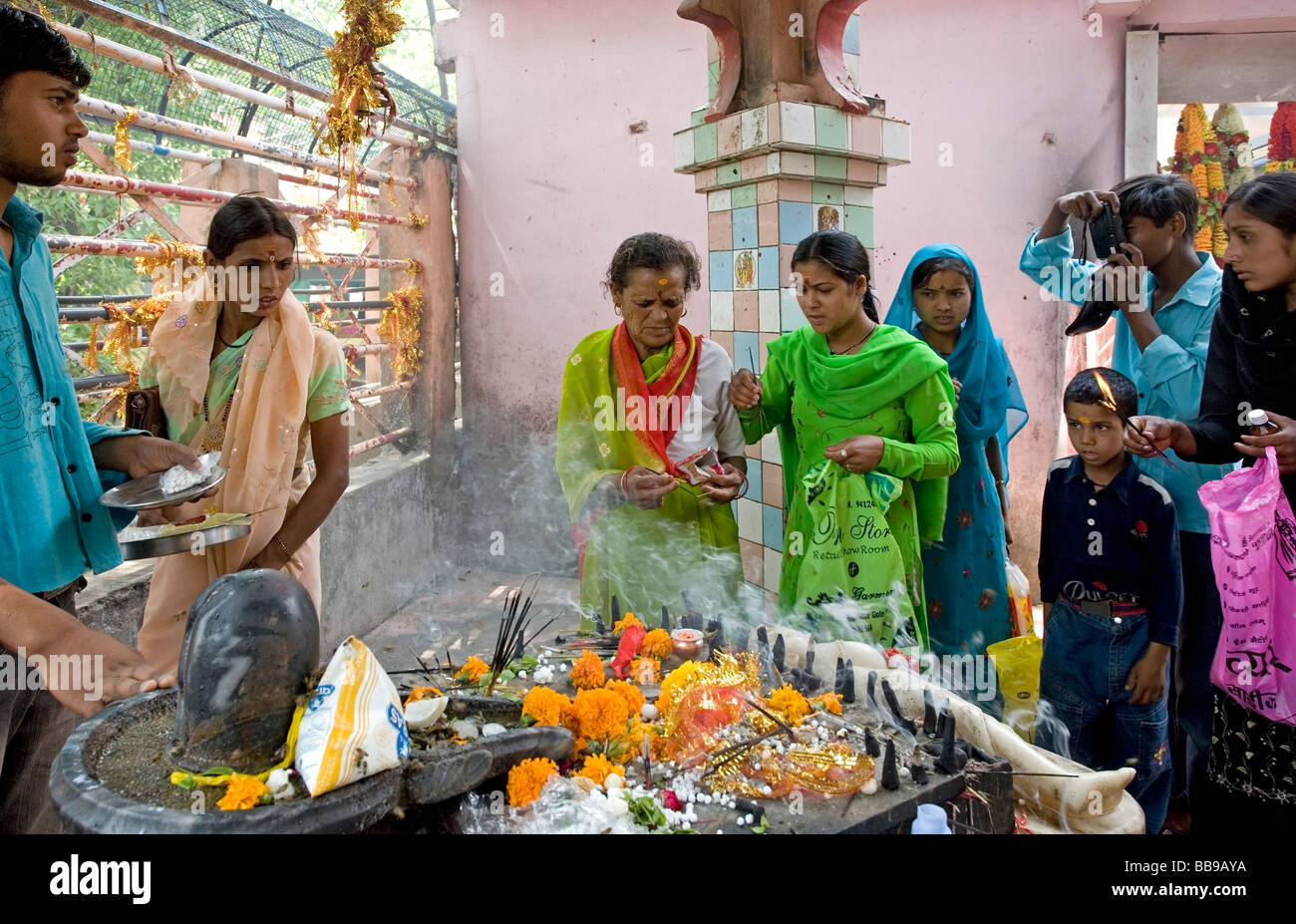 Devotees worshiping Shiva lingam. Neelkanth Mahadev temple. Near ...