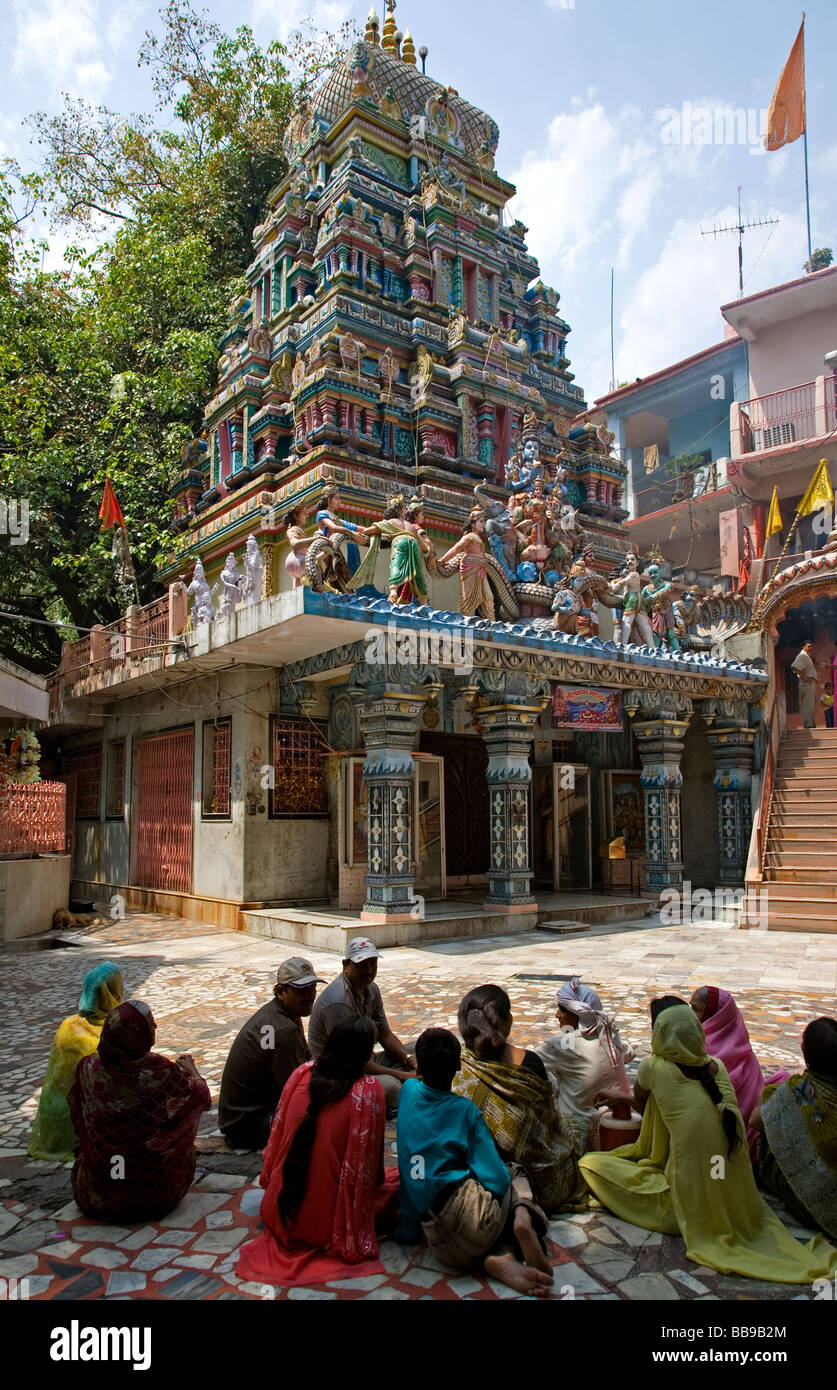 Devotees worshiping at Neelkanth Mahadev Temple. Near Rishikesh ...