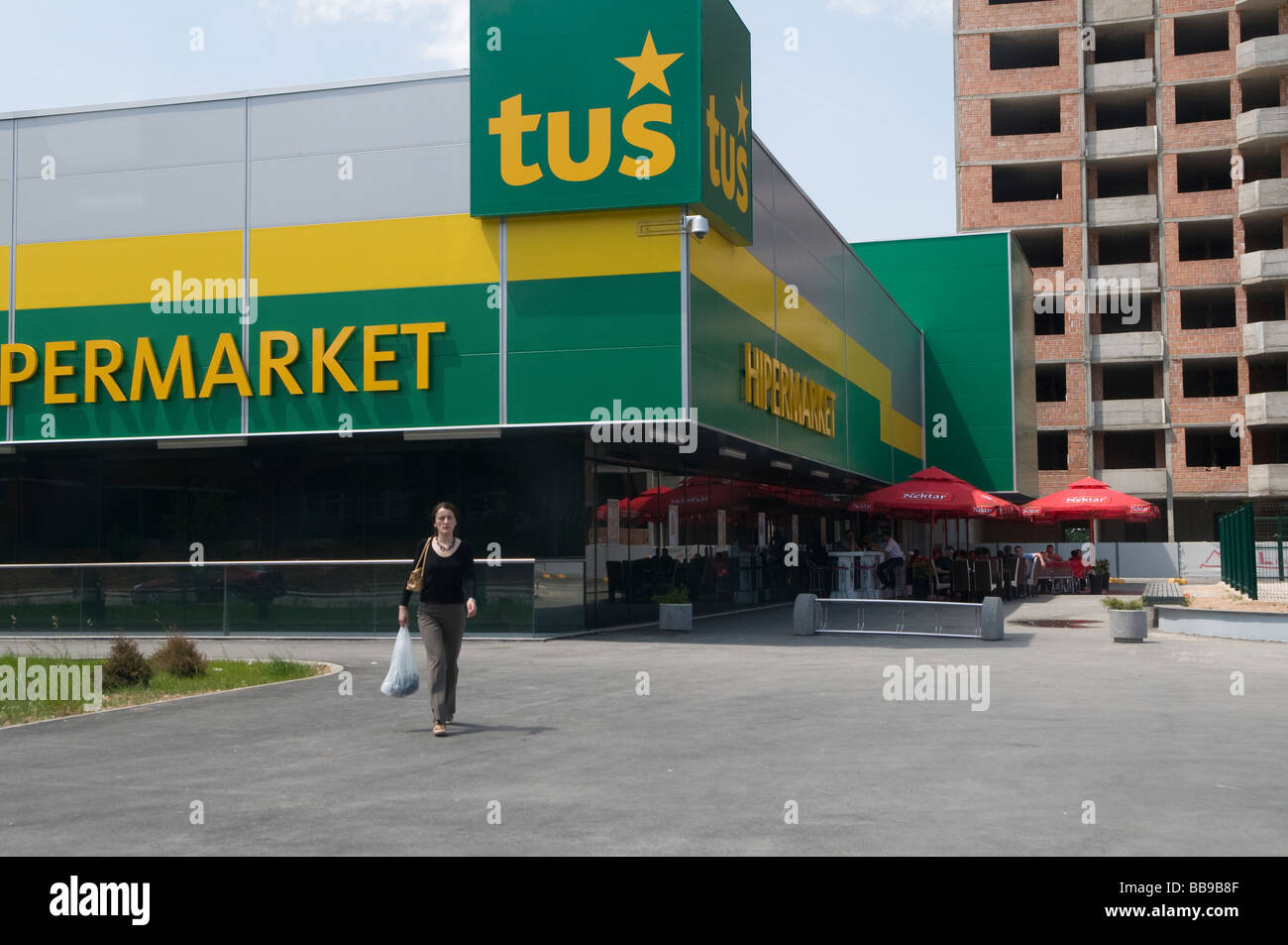 Tus supermarket hi-res stock photography and images - Alamy