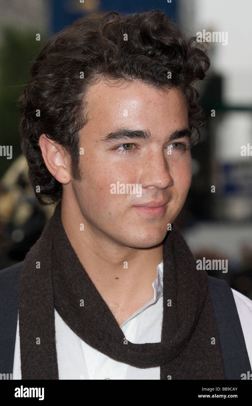 Kevin jonas hi-res stock photography and images - Alamy