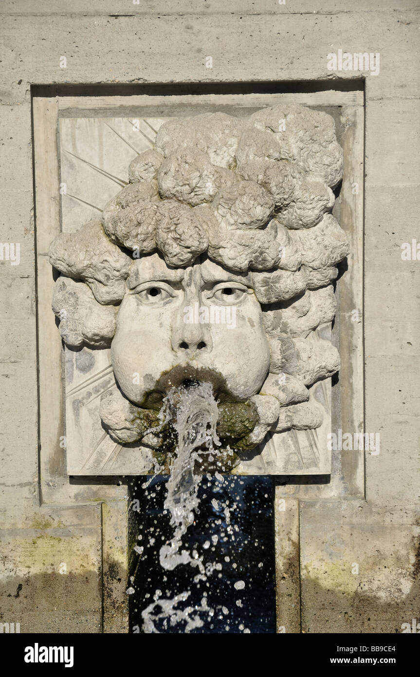 Concrete spitting water fountain hi-res stock photography and images ...