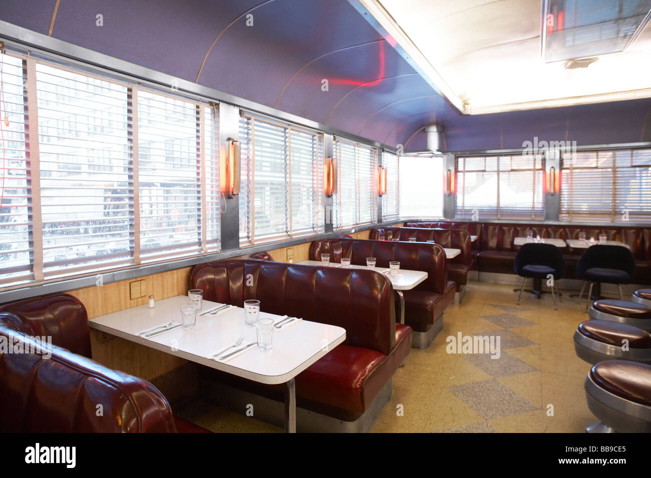 Retro diner booth hi-res stock photography and images - Alamy