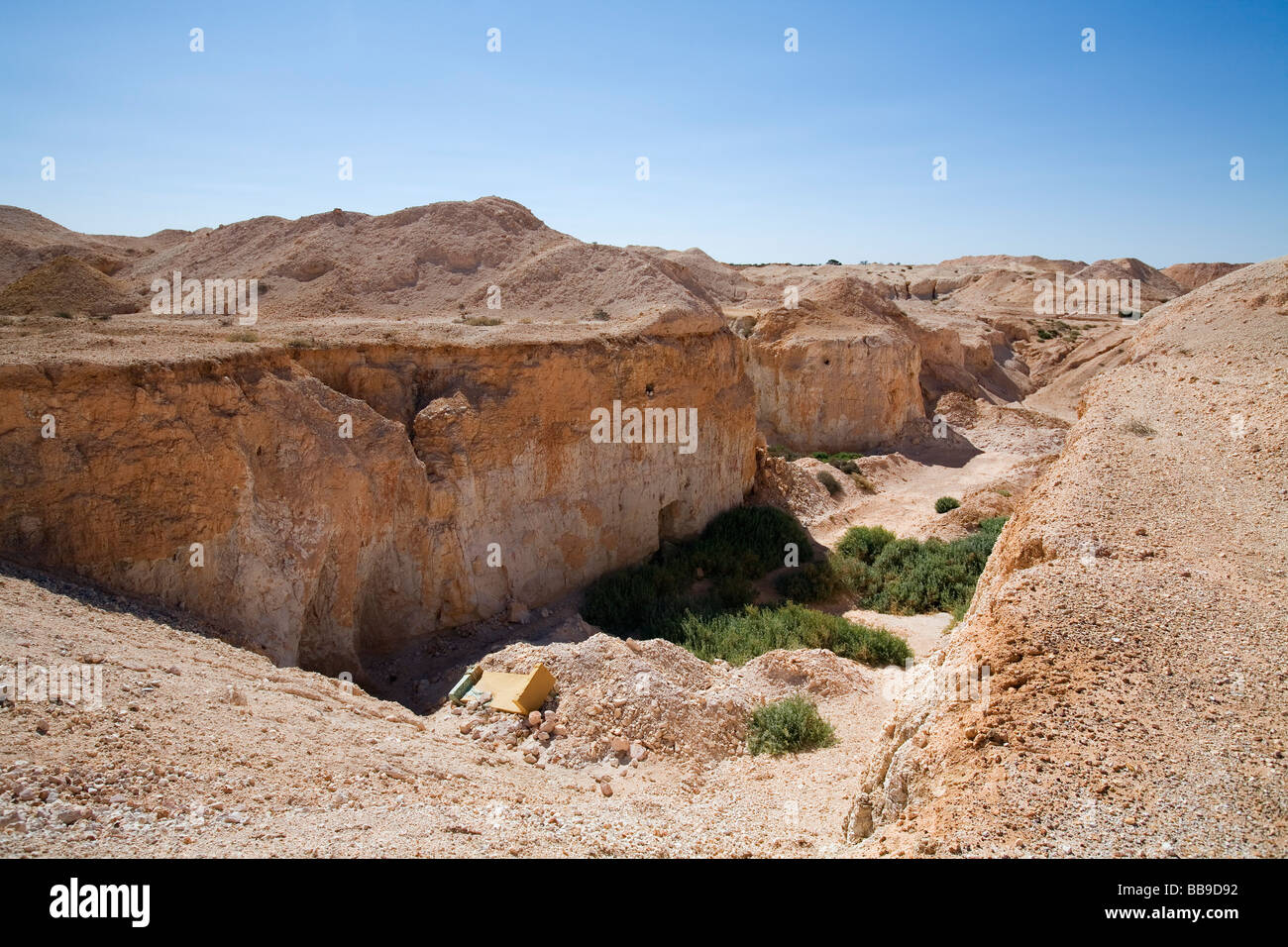 An open cut mine in the Coober Pedy opal fields. Coober Pedy, South ...