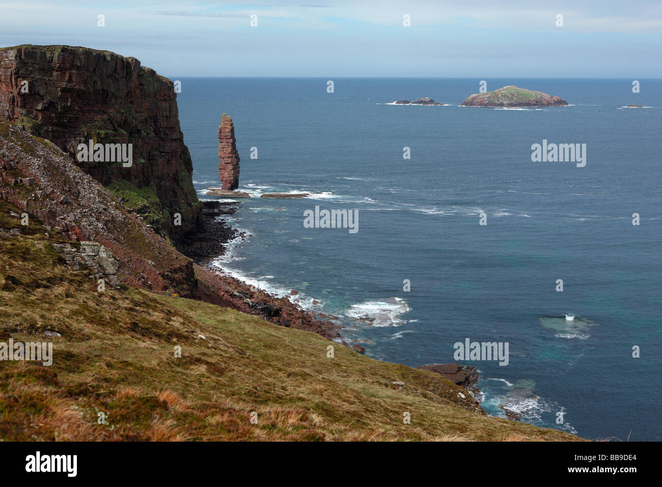 landmark sea stack Am Buachaille headland at Sandwood Bay Sutherland ...