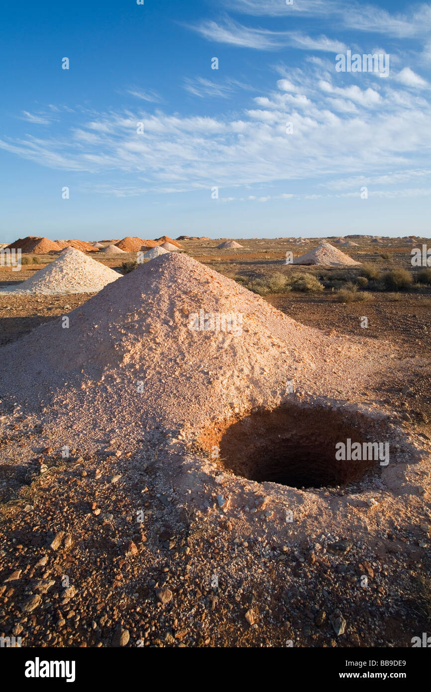 Coober pedy mine hole hi-res stock photography and images - Alamy