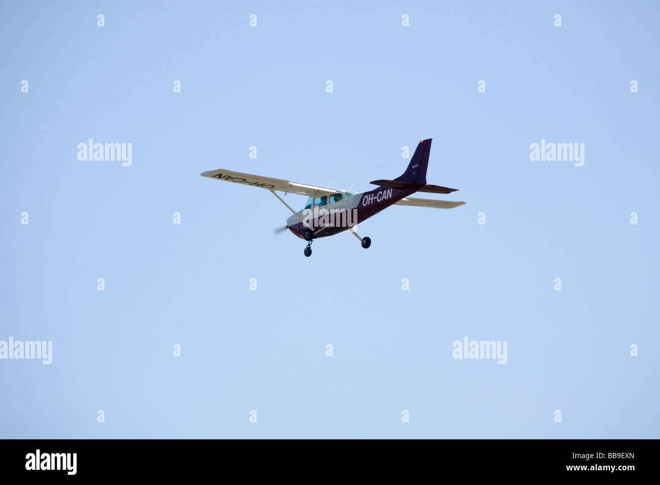 small airplane in flight Stock Photo - Alamy