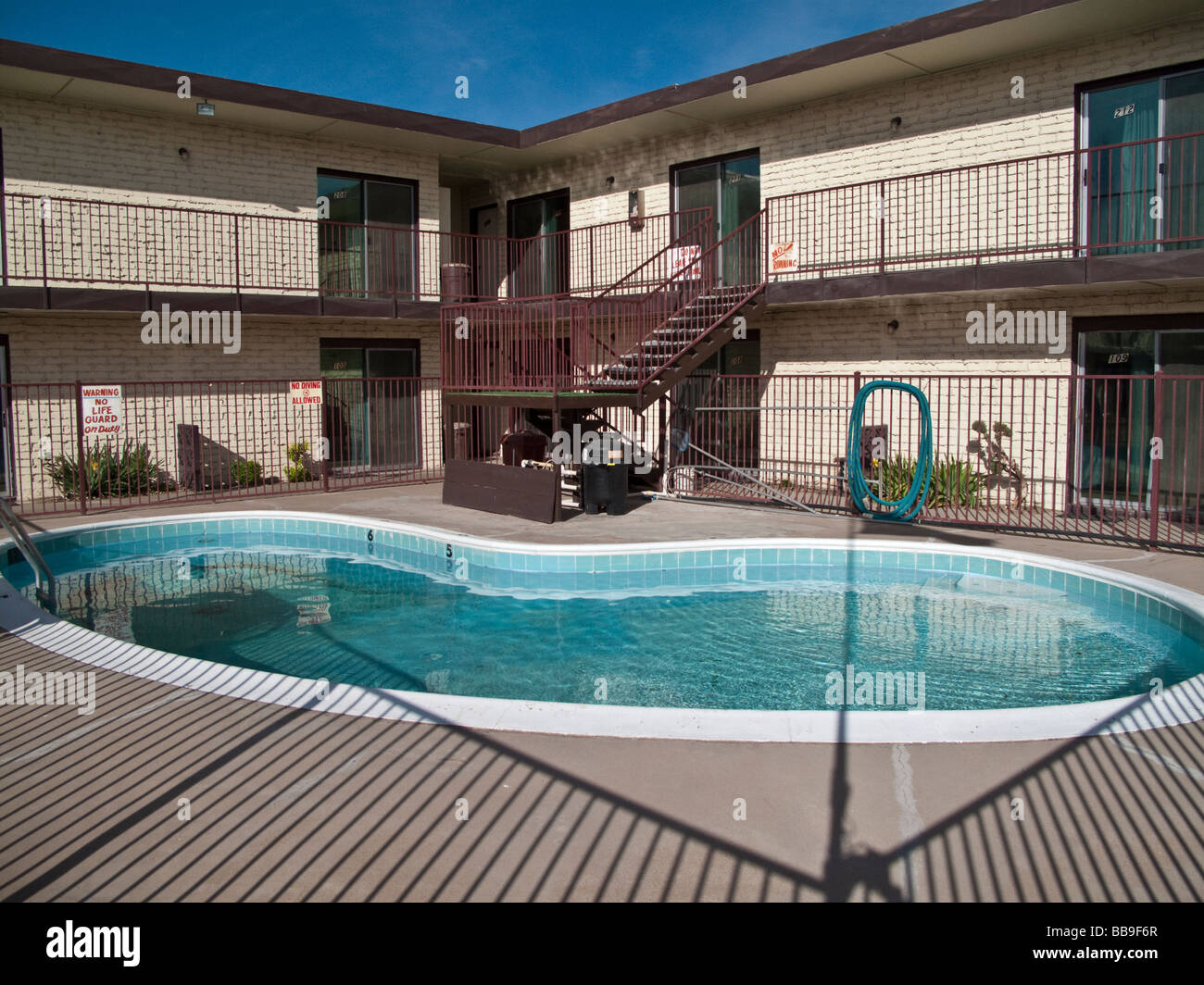 Motel pool hi-res stock photography and images - Alamy