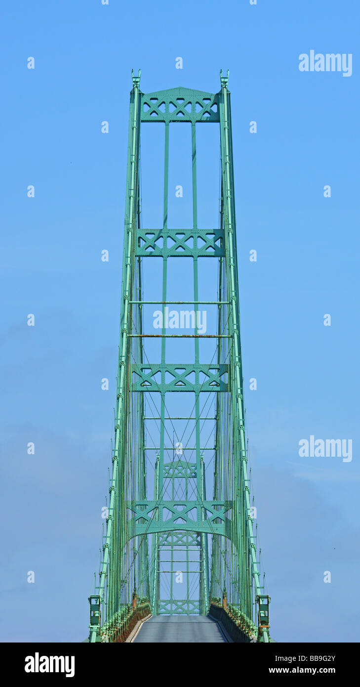 Old concrete bridge rust hi-res stock photography and images - Alamy