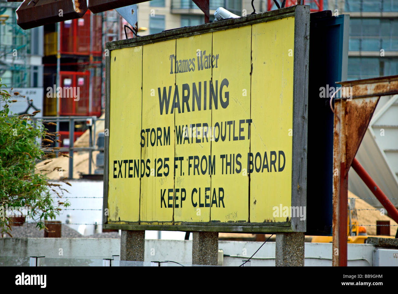 River warning signs hi-res stock photography and images - Alamy