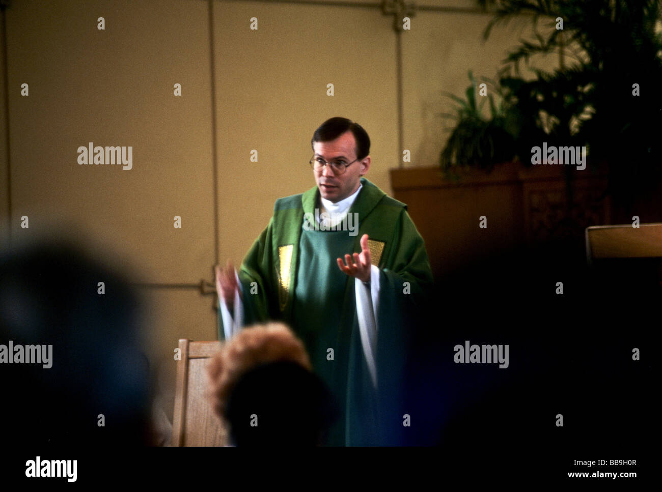 Homily priest hi-res stock photography and images - Alamy