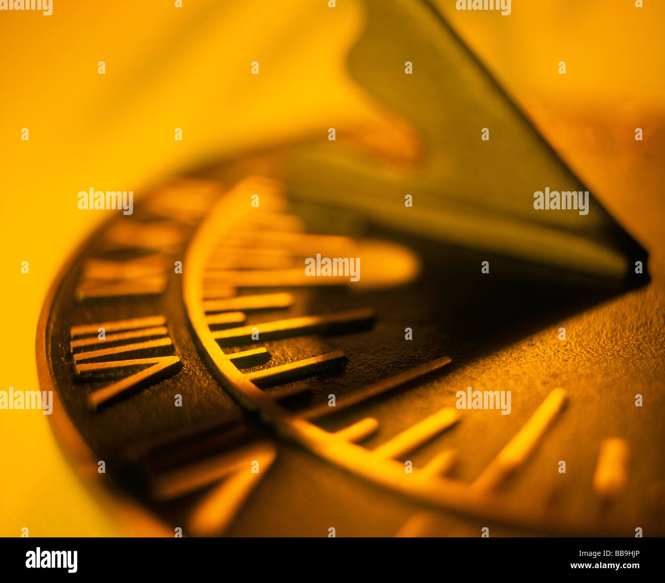 Sundial clock time hi-res stock photography and images - Alamy