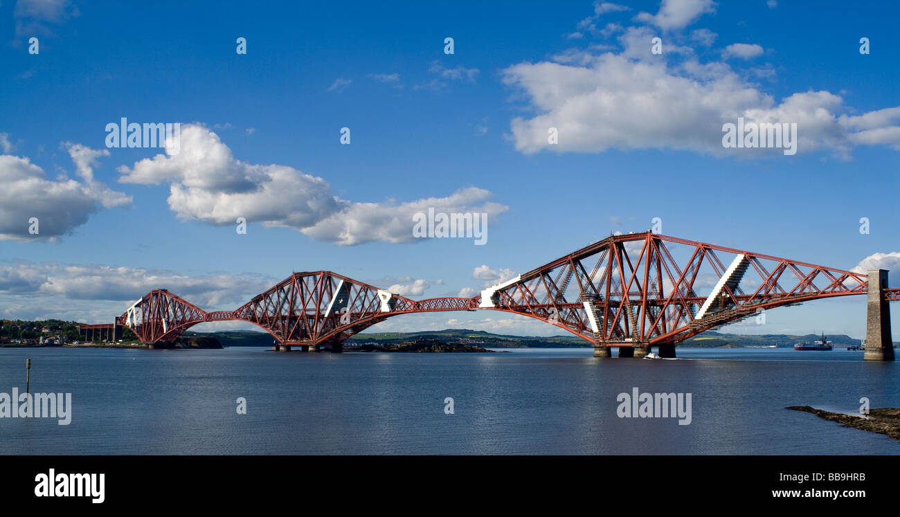 The Forth Bridge is a cantilever railway bridge over the Firth of Forth ...