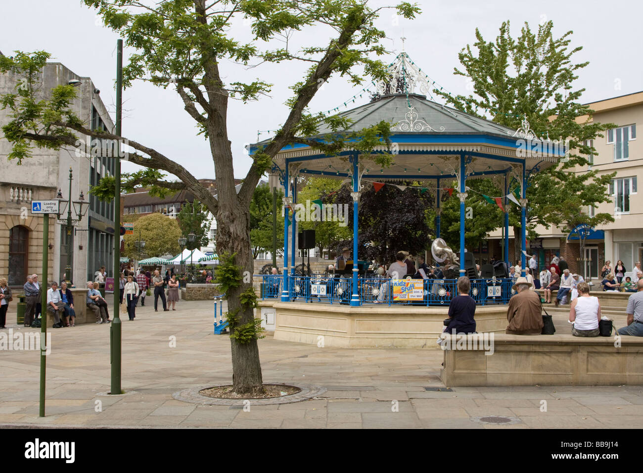 Horsham town centre england hi-res stock photography and images - Alamy