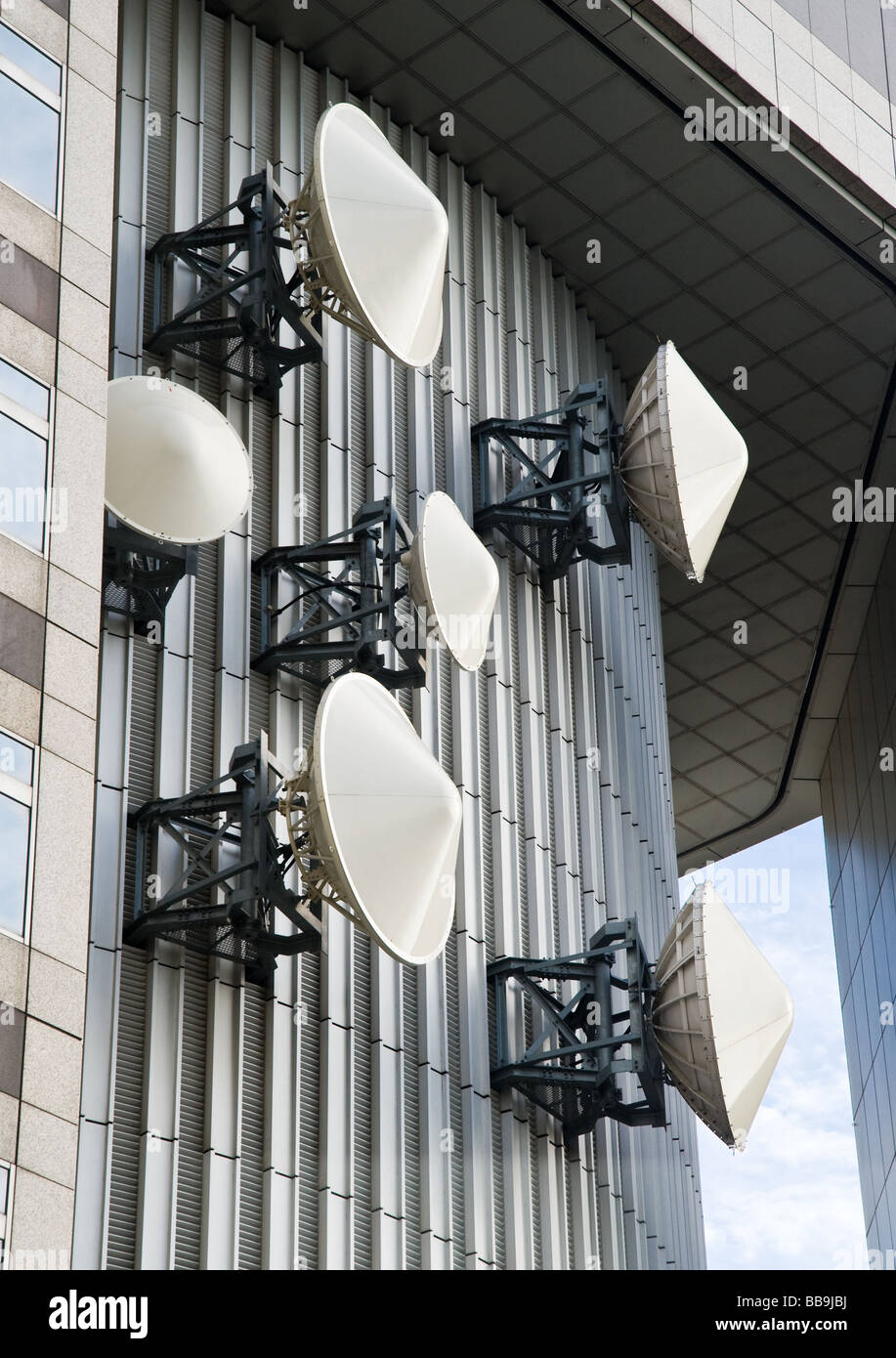 Microwave communication dishes hi-res stock photography and images - Alamy