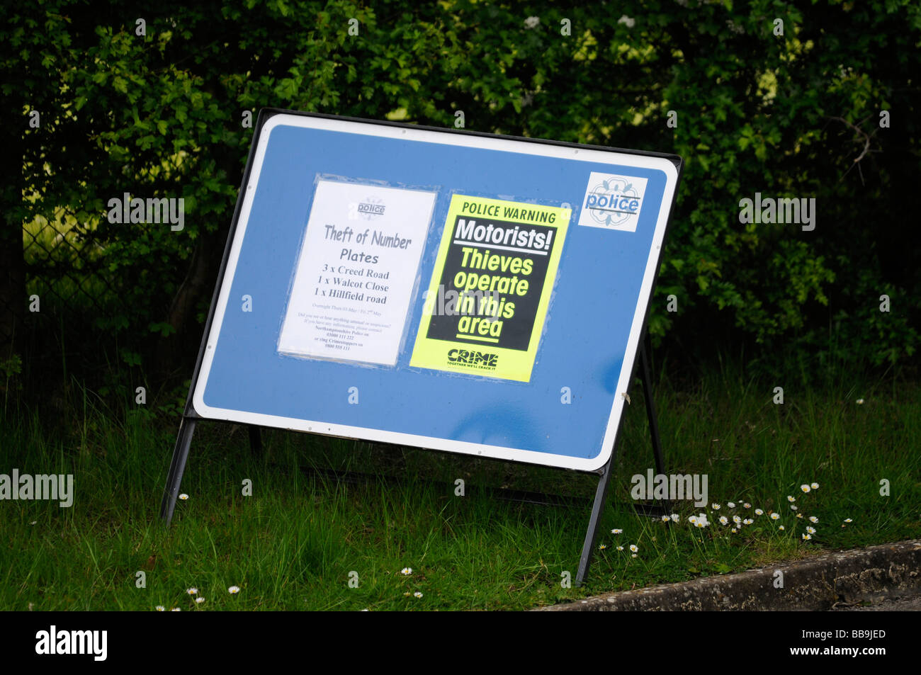 Motorists police warning sign, thieves operate in this area. Theft of ...