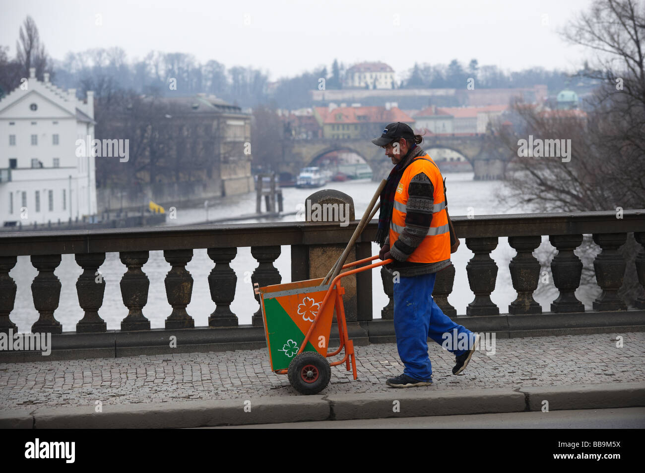 Street cleaner hi-res stock photography and images - Alamy