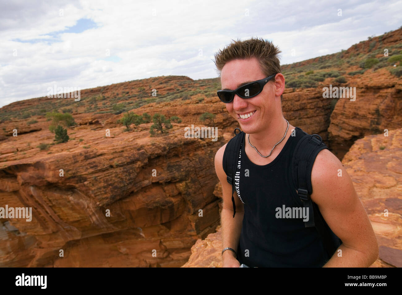 Australia outback male hike hiker hi-res stock photography and images ...