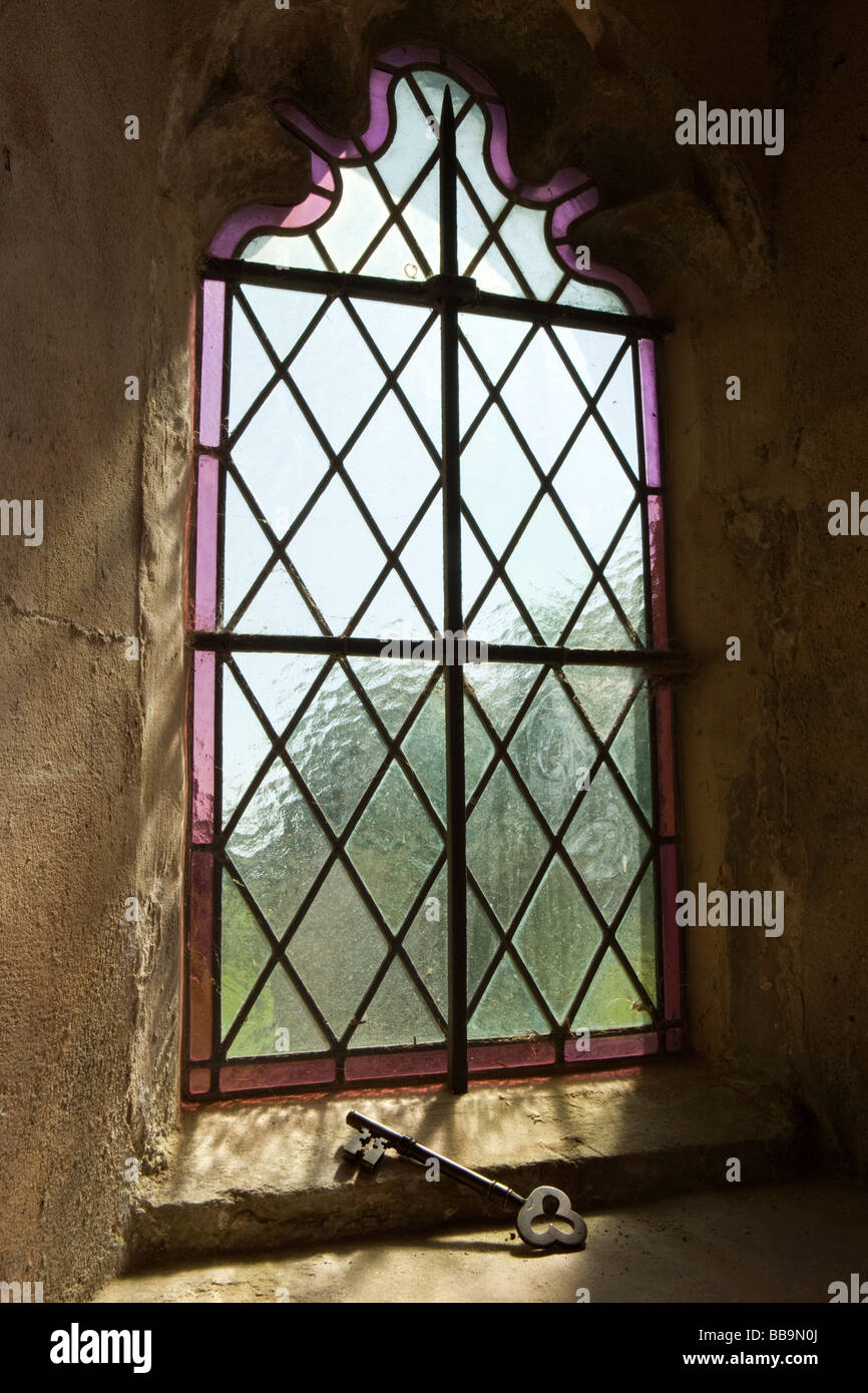 Large church window hi-res stock photography and images - Alamy