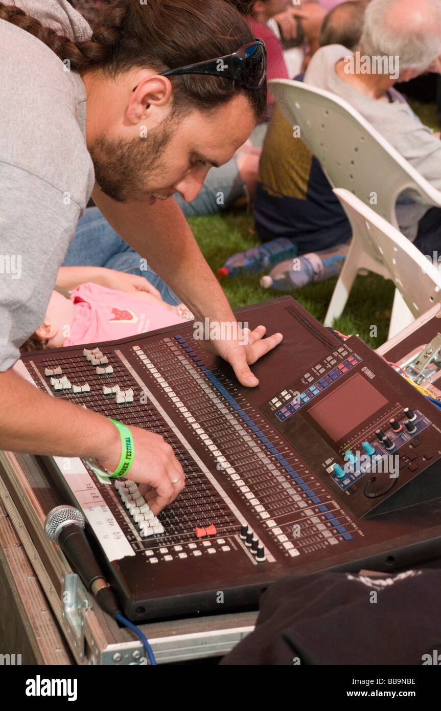 Sound technician hi-res stock photography and images - Alamy