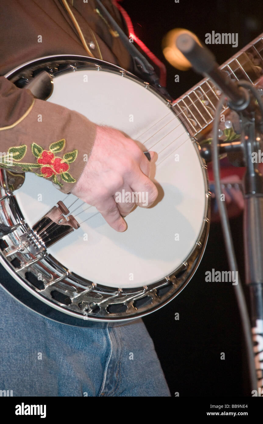 Close up of hands playing a banjo Stock Photo - Alamy