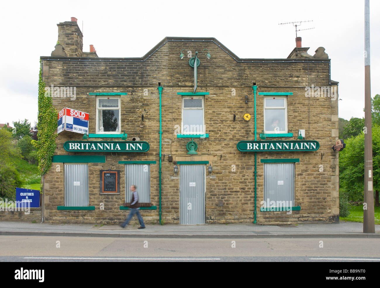 Inn pub closed hi-res stock photography and images - Alamy