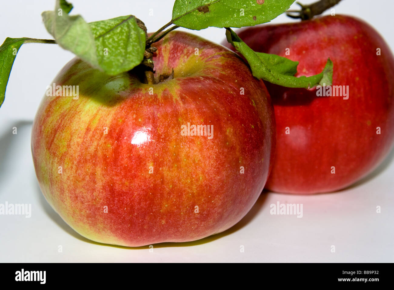 red apple - isolated Stock Photo - Alamy