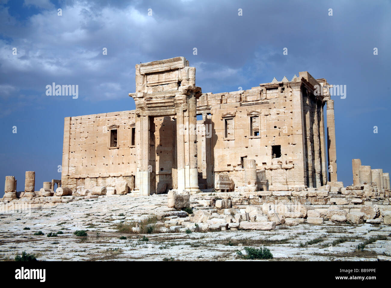 Palmyrene ruins hi-res stock photography and images - Alamy