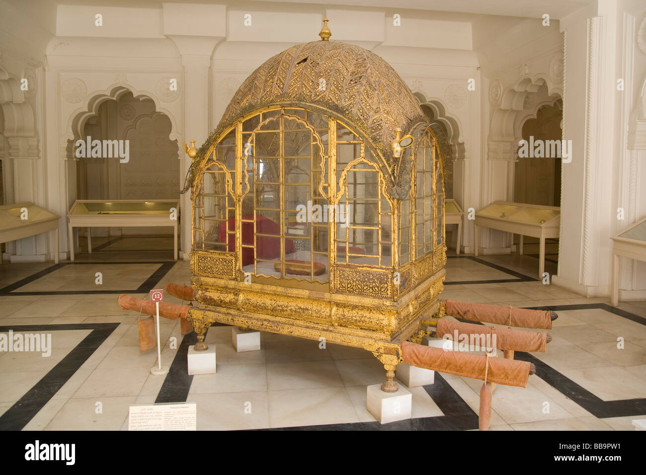 Palanquin palanquins hi-res stock photography and images - Alamy